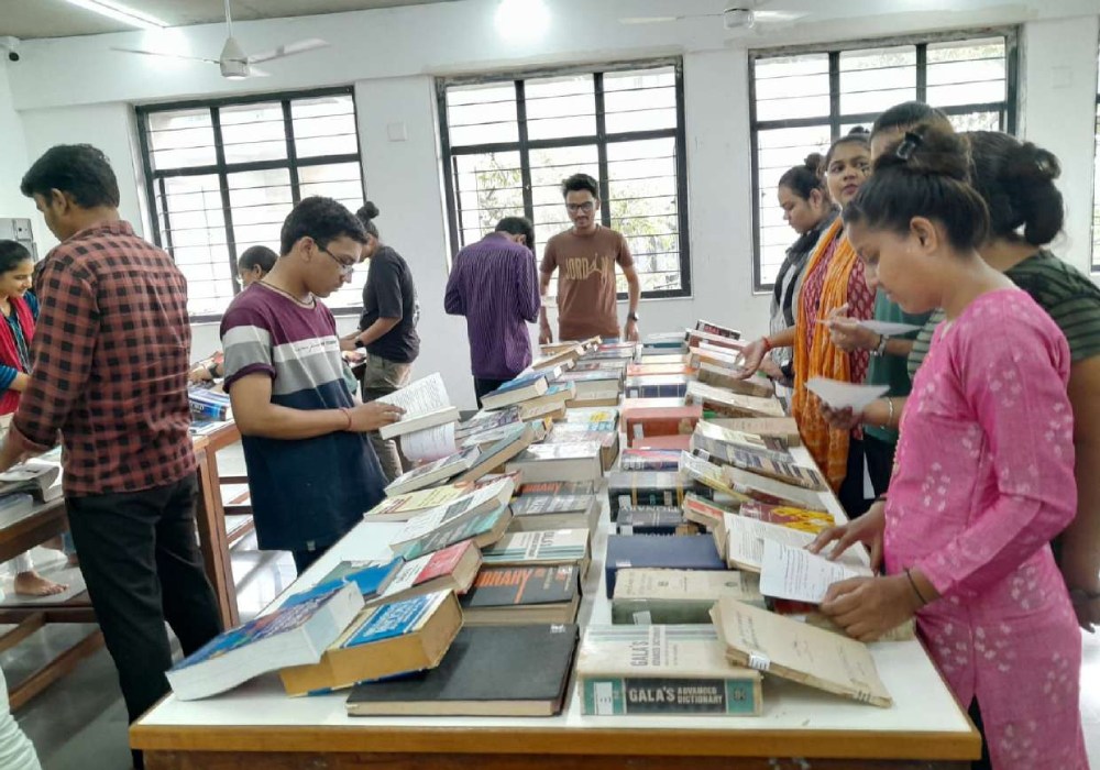 Dictionary Exhibition (Library Reading Room) – Prin. M. C. Shah ...